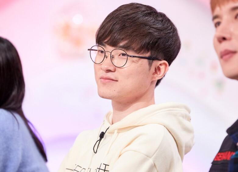 JKL在韩服被faker欺负，超神拿红buff被抢，直言不敢得罪他