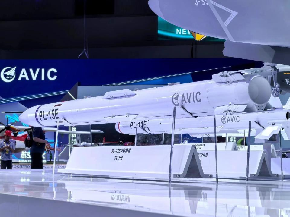 折翼PL15E亮相珠海，歼35载弹量暴增50%，挂载终于超越了歼10_腾讯新闻