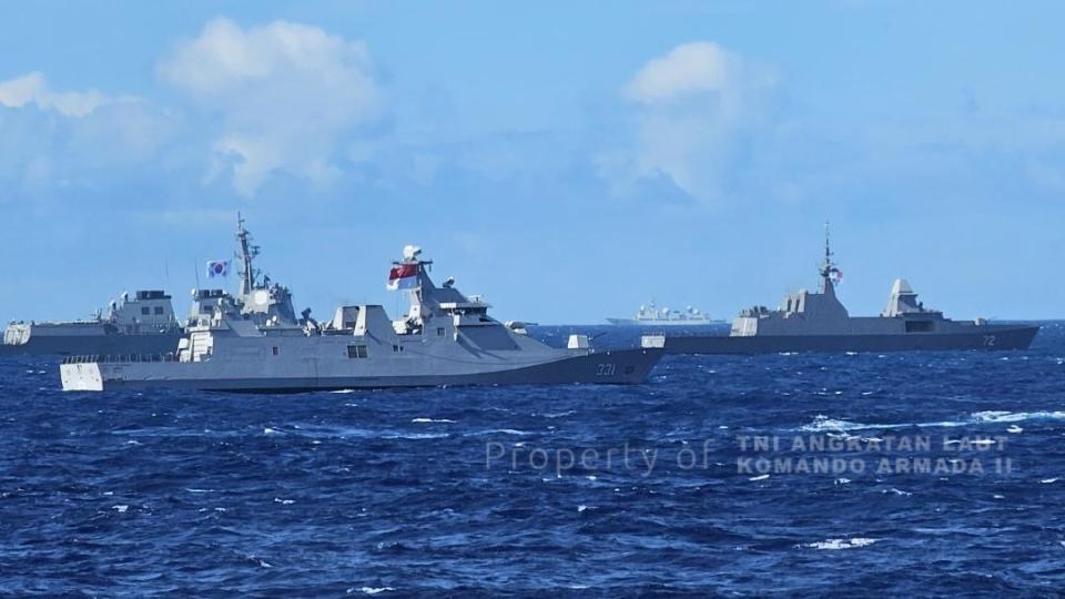 不请自来？中国815A电子侦察船现身环太军演，还给他们放喜羊羊？_腾讯新闻