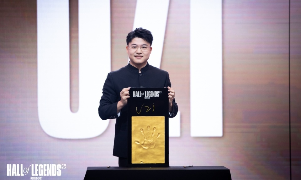 Uzi外网视频爆火，高度评价Ruler，是世界第一ADC，大于Gumayusi_腾讯新闻