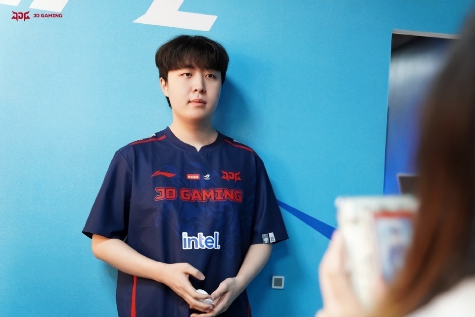 韩网热议JDG击败LNG：kanavi打得最差！下场面对BLG，醒醒吧_腾讯新闻