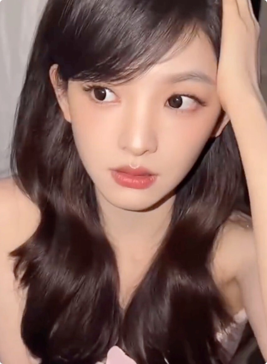 上海这一天，章若楠美翻，闫妮馒化，高叶显老，赵今麦性感_腾讯新闻