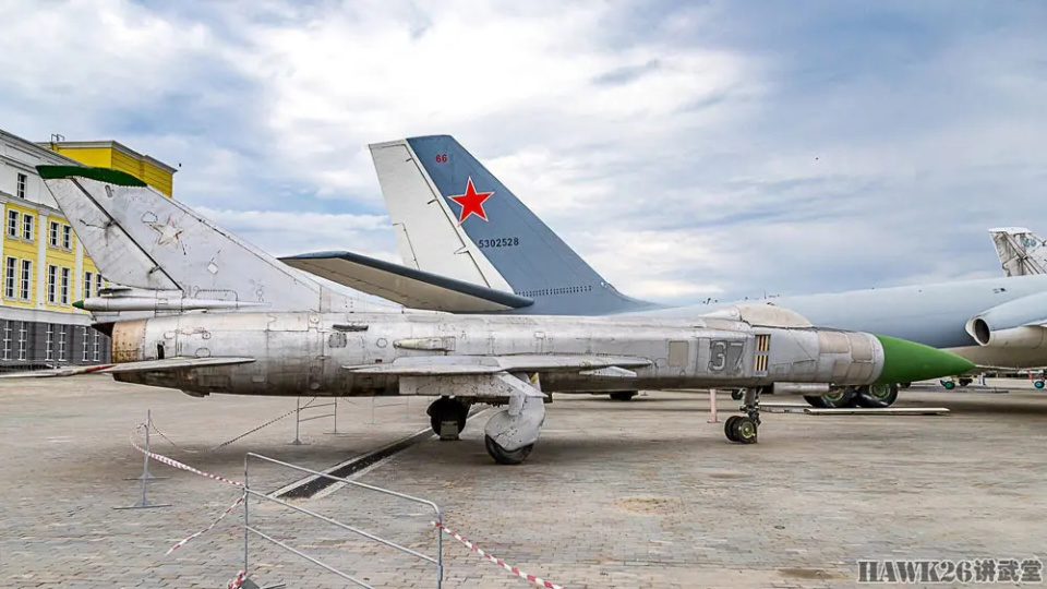 博物馆中的苏-15截击机 苏联主力防空机型 1983年曾击落韩国客机_腾讯新闻