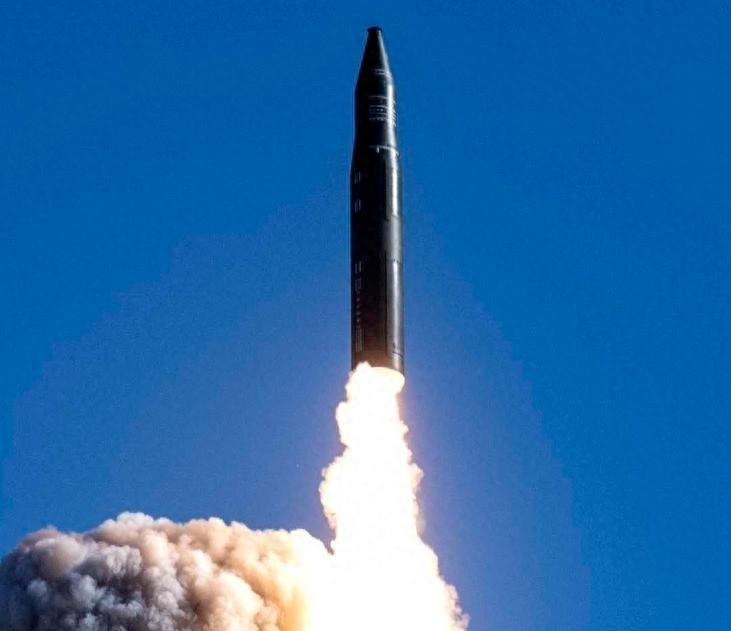 真大国范！东风31AG贴着关岛飞过，五角大楼还得咬牙称赞：打得好_腾讯新闻