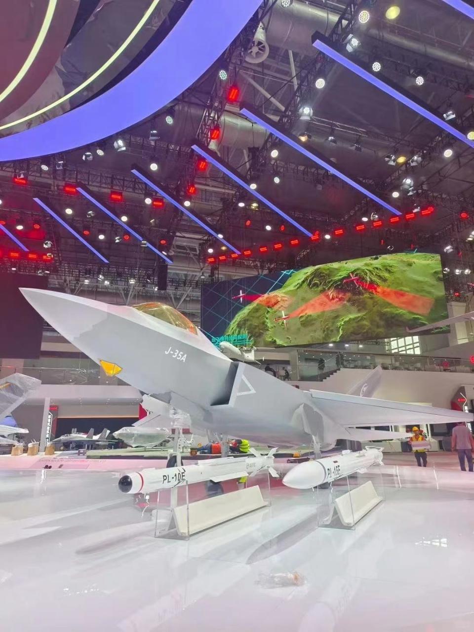折翼PL15E亮相珠海，歼35载弹量暴增50%，挂载终于超越了歼10_腾讯新闻
