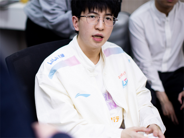 jkl已被淘汰出亚运名单？乌兹都为他遗憾：仅拉胯2个月就失去机会