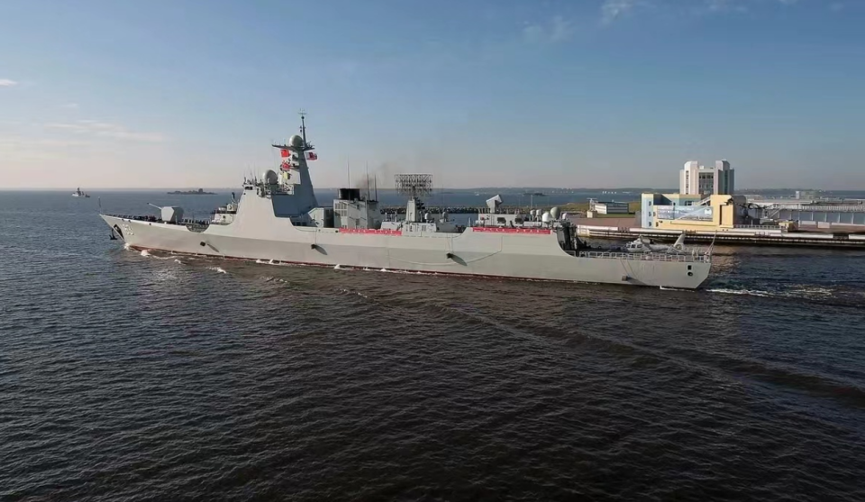 052D型成“导弹艇”，又被拍成“战列舰”，中俄摄影师的反差强烈_腾讯新闻