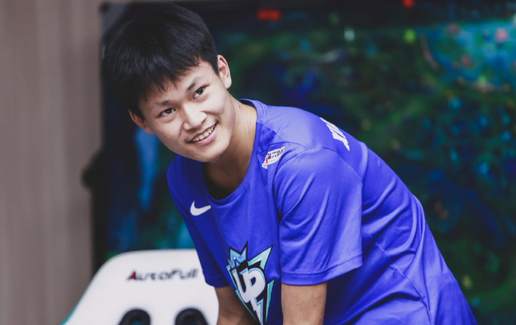 继RNG后，又一LPL战队被曝欠薪？知名中单控诉：20万拖了1年没给