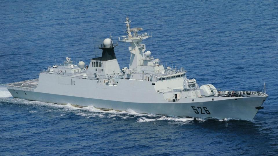 新批次054A下水，换装直20、重启100炮，054B生存空间再被挤压_腾讯新闻