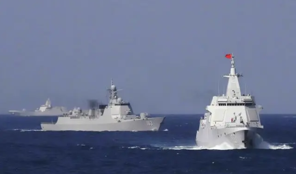 109东莞舰即将入列，055型前后两个批次，将拥有14-16艘的规模？_腾讯新闻