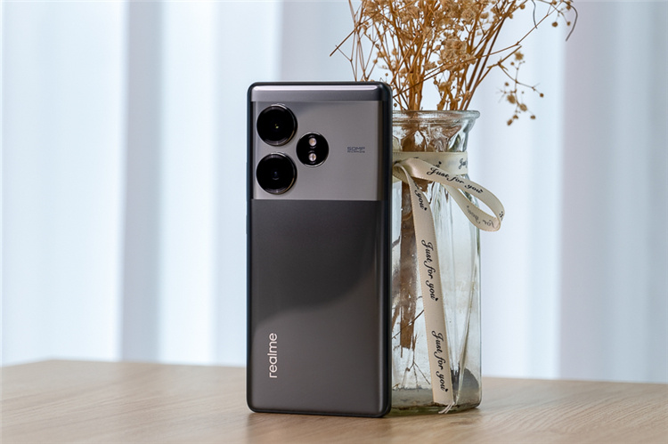 狙击红米！真我Neo7 SE搭载天玑8400-Ultra，配7000mAh大电池_腾讯新闻