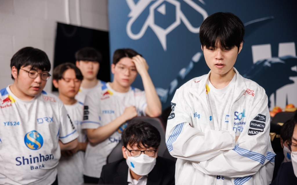 丢掉s12冠军后，LPL紧绷起来，Doinb：许多战队一个月只放一天假