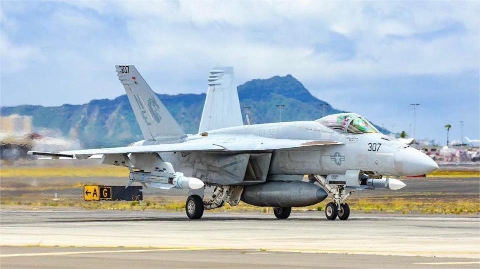 213千米！俄R-37M又刷新世界空战纪录，中国“霹雳-17”也不逊色_腾讯新闻