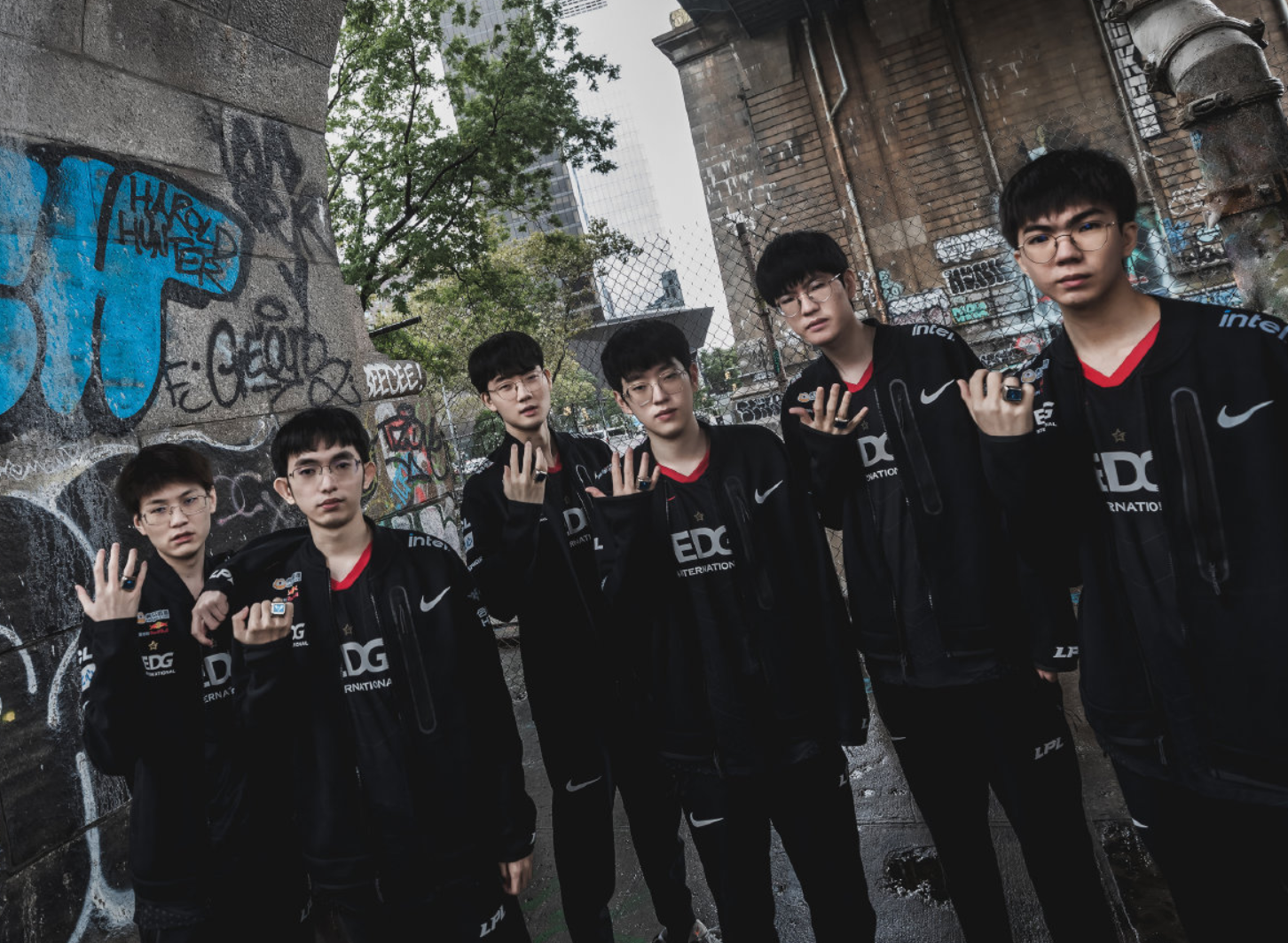 “EDG和RNG一样脏！”韩媒记者透露Scout消息，差点被迫休息一年