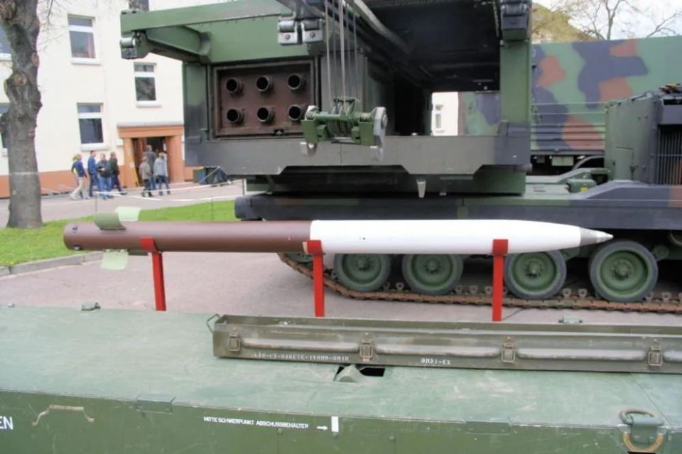 洛马公司JR3型127毫米训练火箭弹亮相，可能发展成作战弹药_腾讯新闻