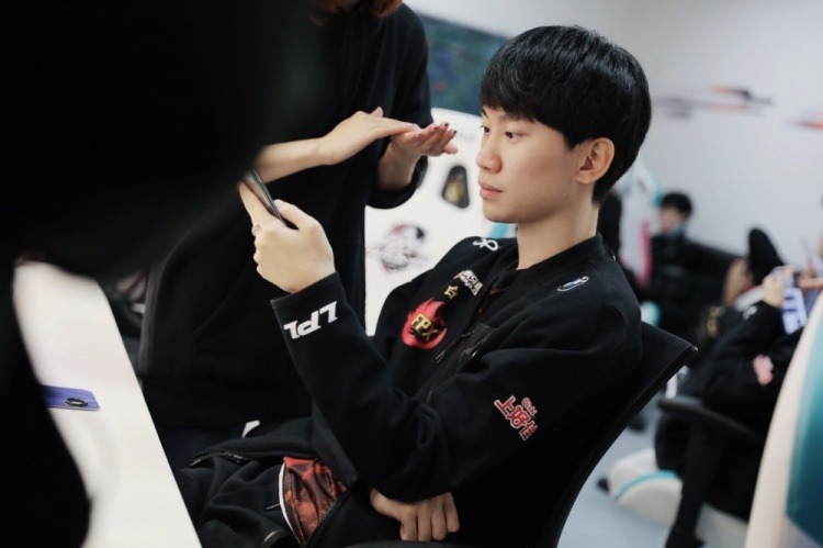 Doinb退役？前V5教练爆料：如果doinb没和LNG续约，就休息了