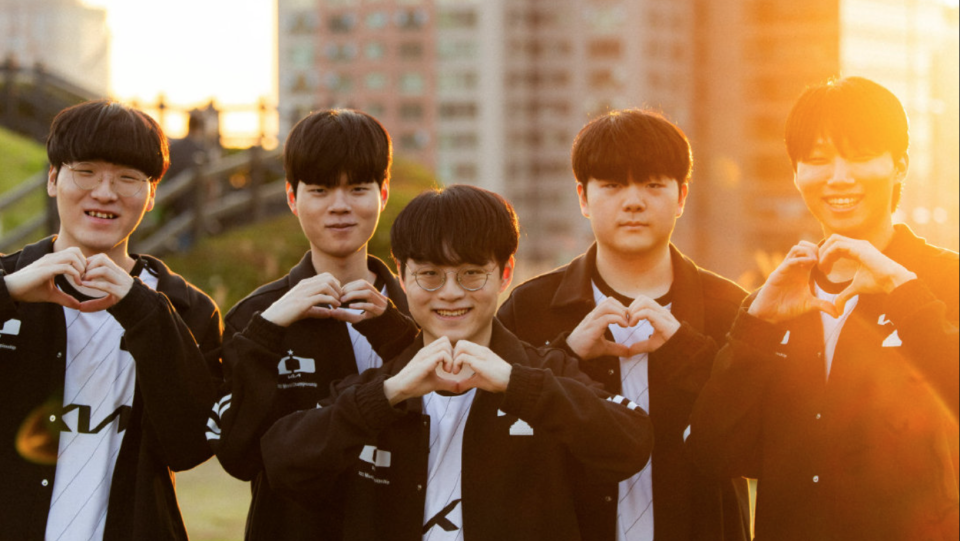 DK官宣新阵容！Showmaker续约三年：要永远留在DK！_腾讯新闻