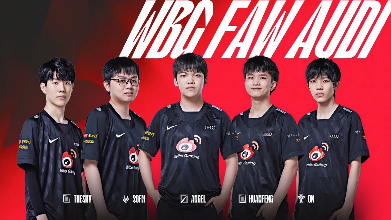 LPL“焕峰坐车图”火了，队友打团，ADC跑路，TheShy也很难受