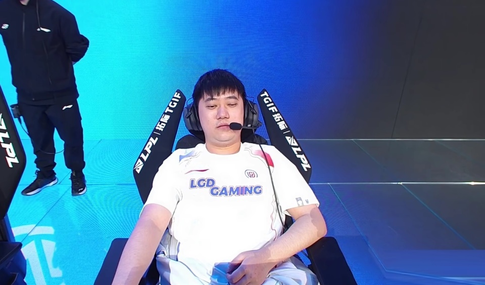 LGD突然爆发，LPL大少爷横空出世，新选手自带BUFF，节目效果拉满_腾讯新闻