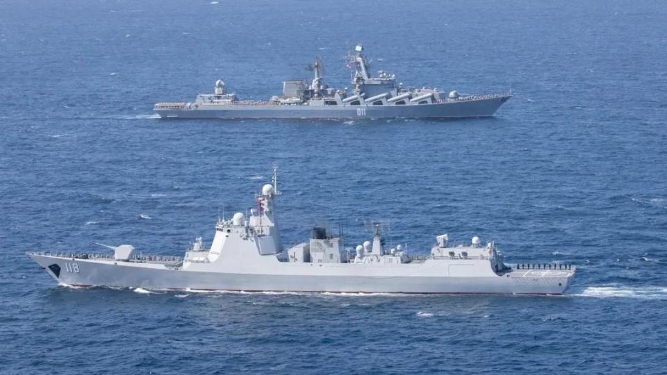 让英国人流泪！052D高调穿越英吉利海峡，列强竟是我自己？_腾讯新闻