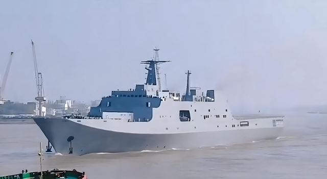 泰国救灾使用老旧的小航母，未出动中国造071E，到底因为什么？_腾讯新闻