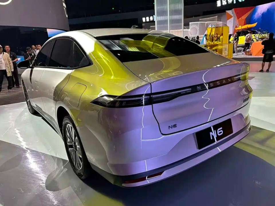 东风日产N6实车曝光！内外延续N7设计思路，又是新爆款？_腾讯新闻