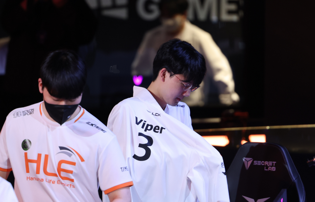 Clid接连出错，KT轻松淘汰HLE，Viper却空降热搜