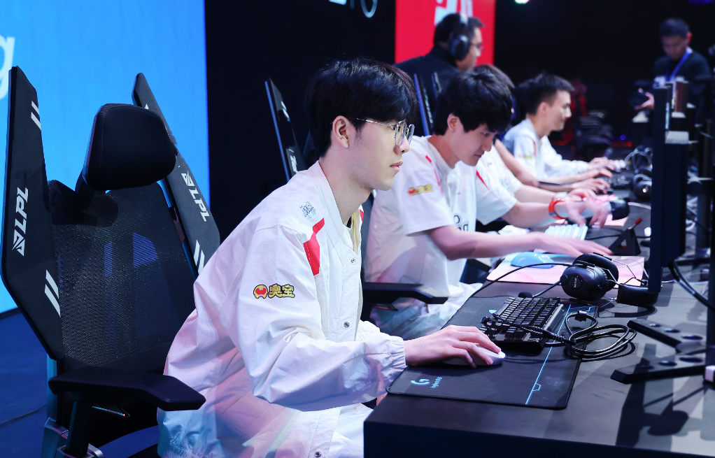 迎接夏季赛：Doinb喊话WBG老板，Zoom挺Theshy