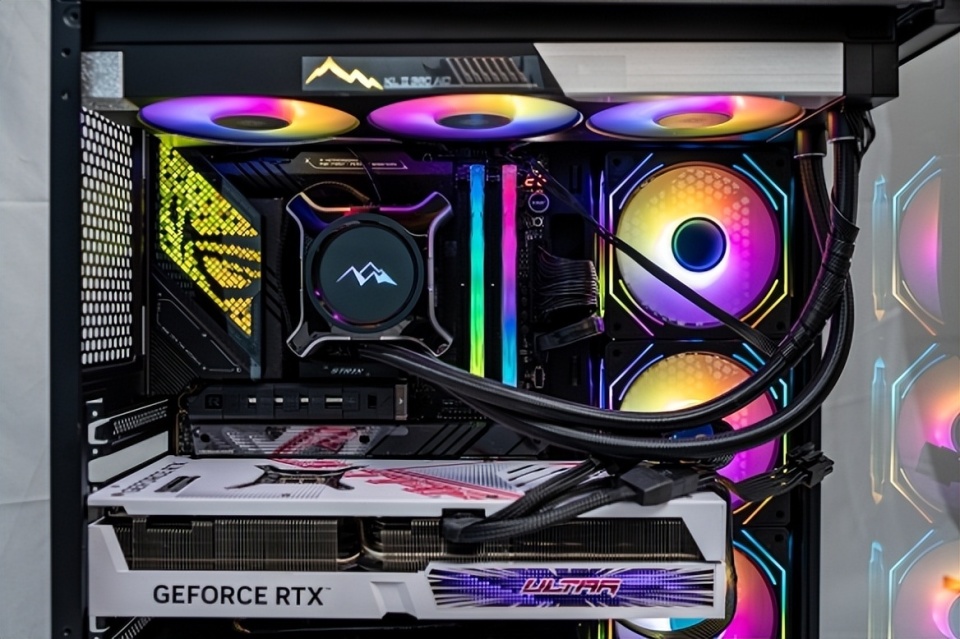 新一代酷睿的优秀伴侣：ROG STRIX Z890-E首发评测_腾讯新闻