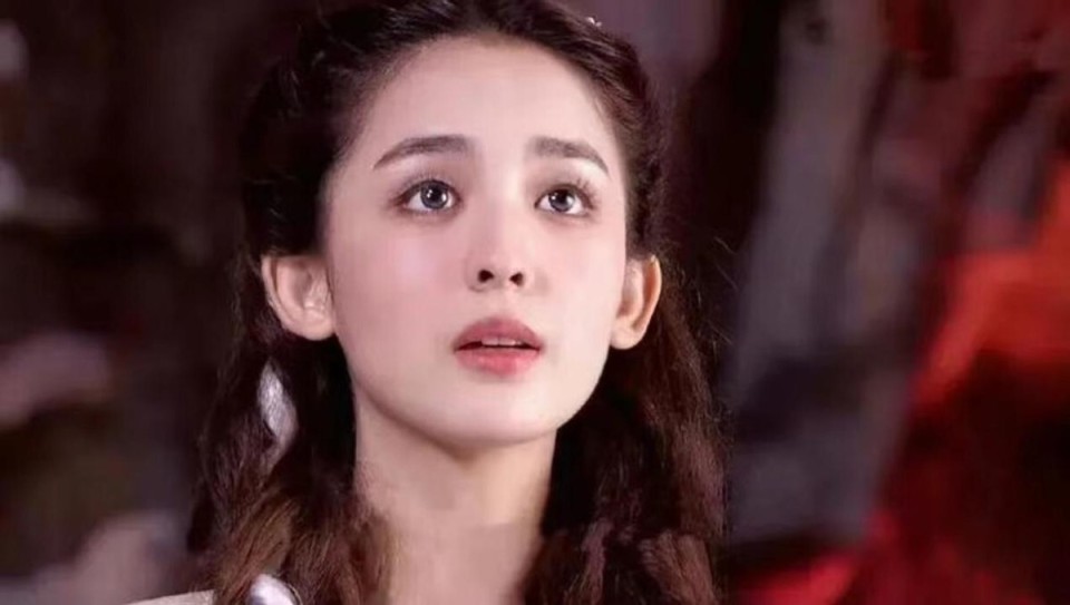 娜扎“央视镜头”上热搜，生图下颜值太夸张，360度无死角 -6parkbbs.com