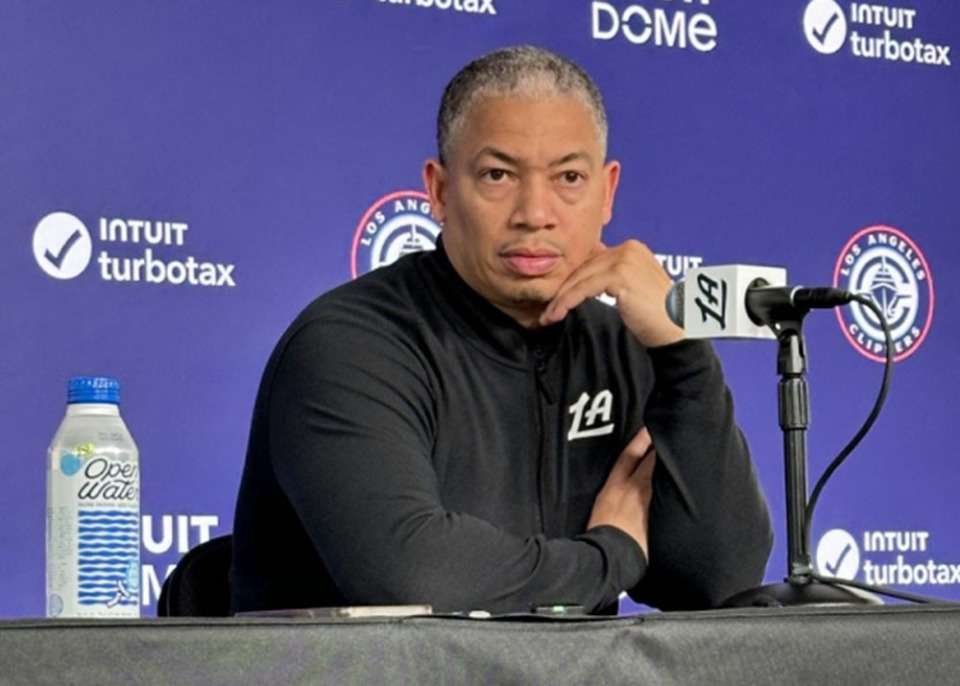 1胜2负！祖巴茨复出后，伦纳德场均低于25分，泰伦卢做出回应_腾讯新闻