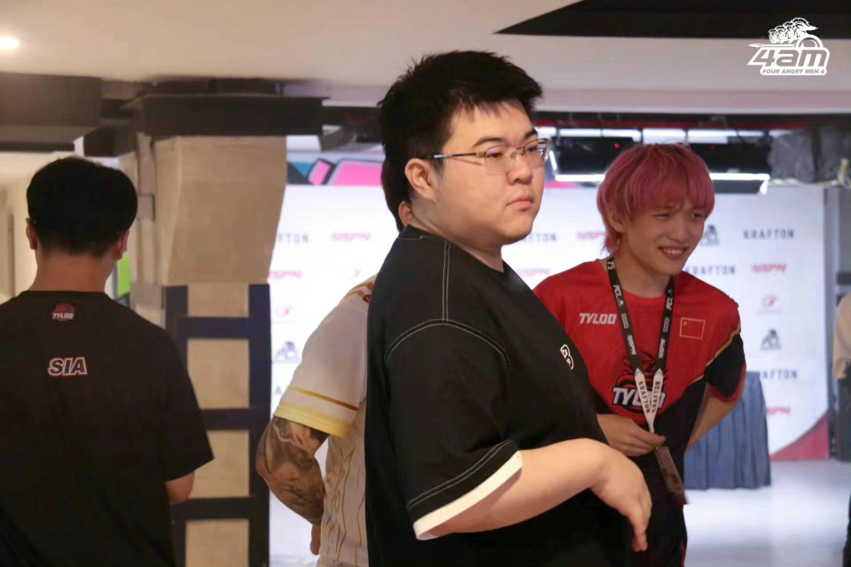 17shou复出征战PNC！小五因个人原因退出，4AM粉丝喊话韦神参赛_腾讯新闻