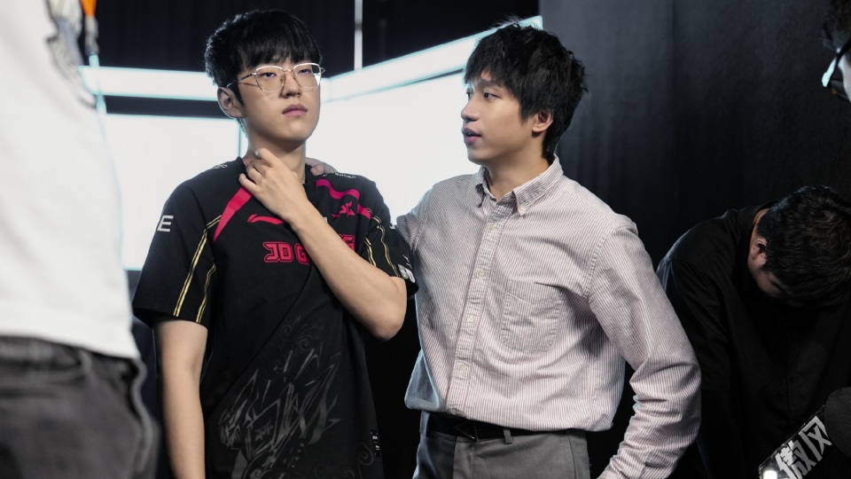 LPL冒泡赛分组出炉！IG躺进胜者组，赢一场Bo5晋级世界赛_腾讯新闻