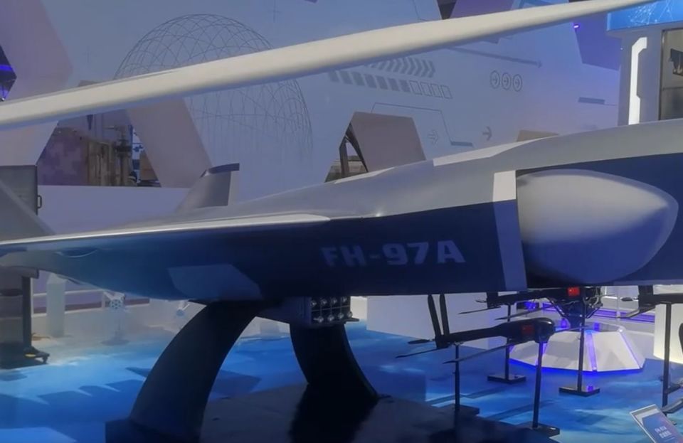 飞鸿97A的2.0版本亮相，FH95集群打击，航天九院如何塑造无人战争_腾讯新闻