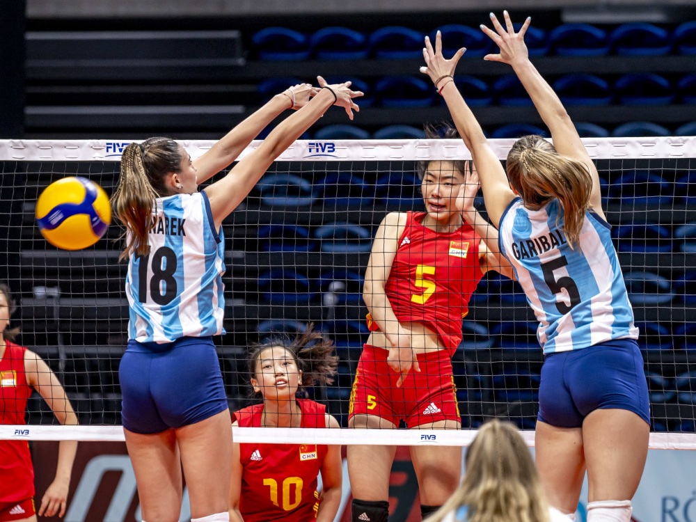 战报！U19女排世锦赛首战，中国女排3:0阿根廷取得开门红！_腾讯新闻