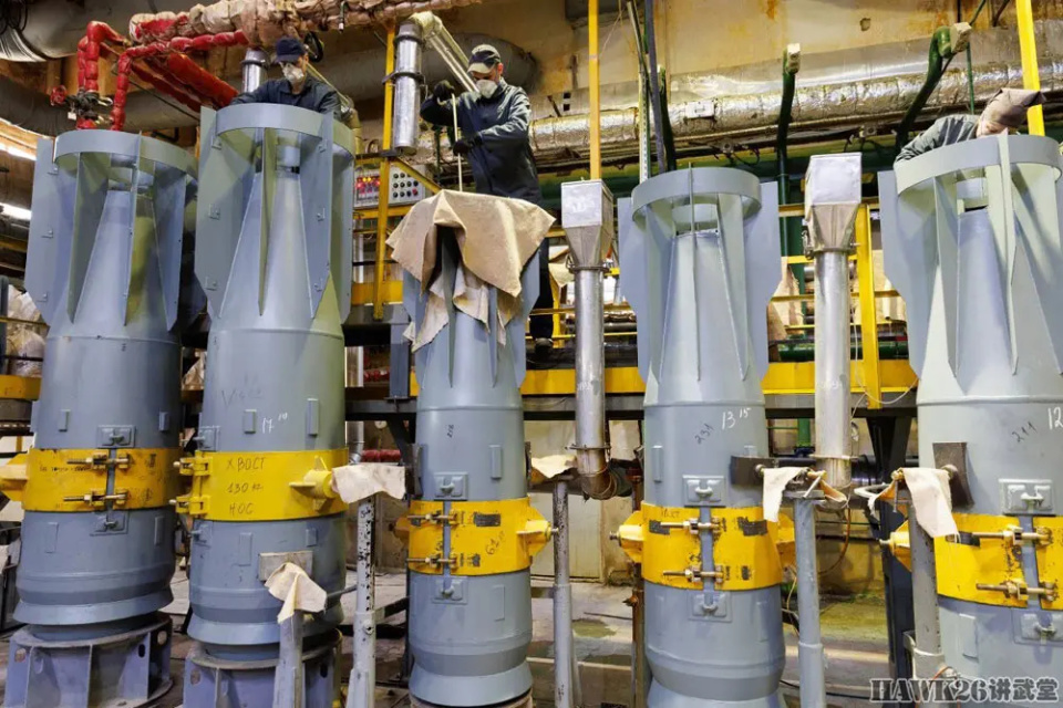 视频解读：FAB-3000滑翔制导炸弹带来的震撼 俄军投下超重型武器_腾讯新闻