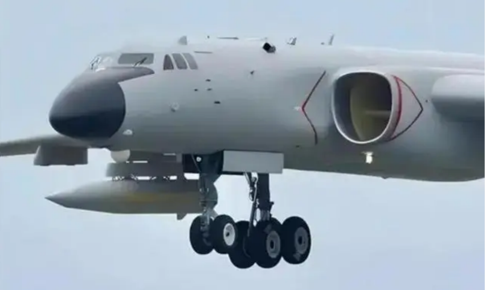 KD-21空射反舰导弹，部署在轰-6K轰炸机上，让其成为“航母杀手”_腾讯新闻