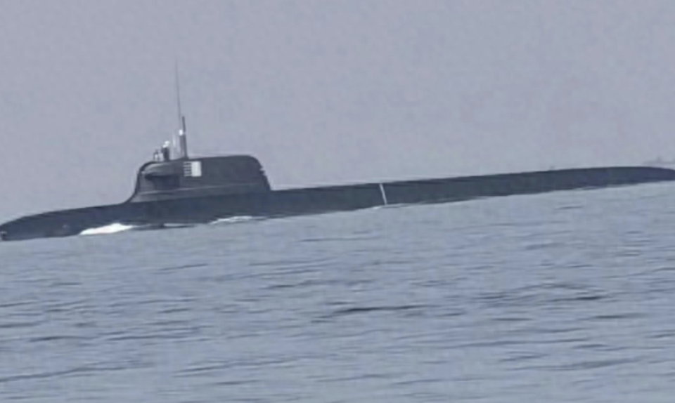 中国新型093B核潜艇首次露面，外媒：已达世界领先水平！_腾讯新闻