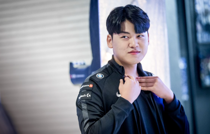 Uzi即将迎来第3次退役！直播回应：S14打不了，维鲁斯确实不会玩_腾讯新闻