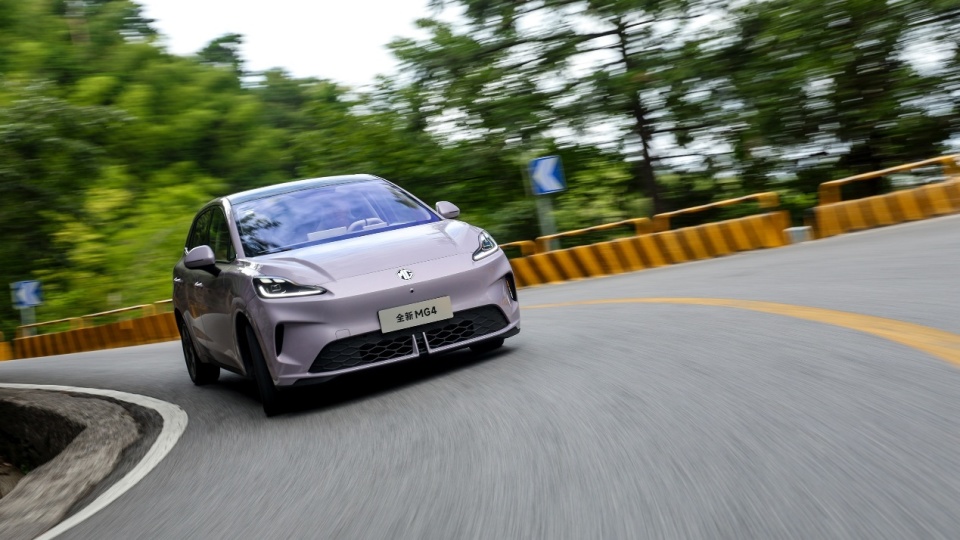 全新MG4售价6.58万元至9.98万元，纯电续航400公里_腾讯新闻