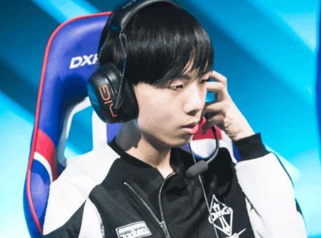 JKL点评EDG新人AD，直言操作很平庸，还好版本救了他