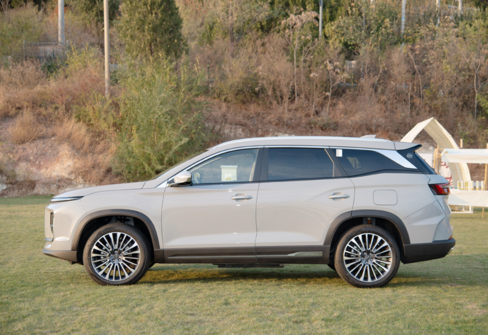 16.69万起，中型插混SUV，奇瑞旗下山海L9实车，还有降价空间_腾讯新闻