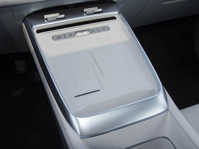 限时一口价7.98万元起 最长续航可达520km 荣威纯电D6正式上市_腾讯新闻