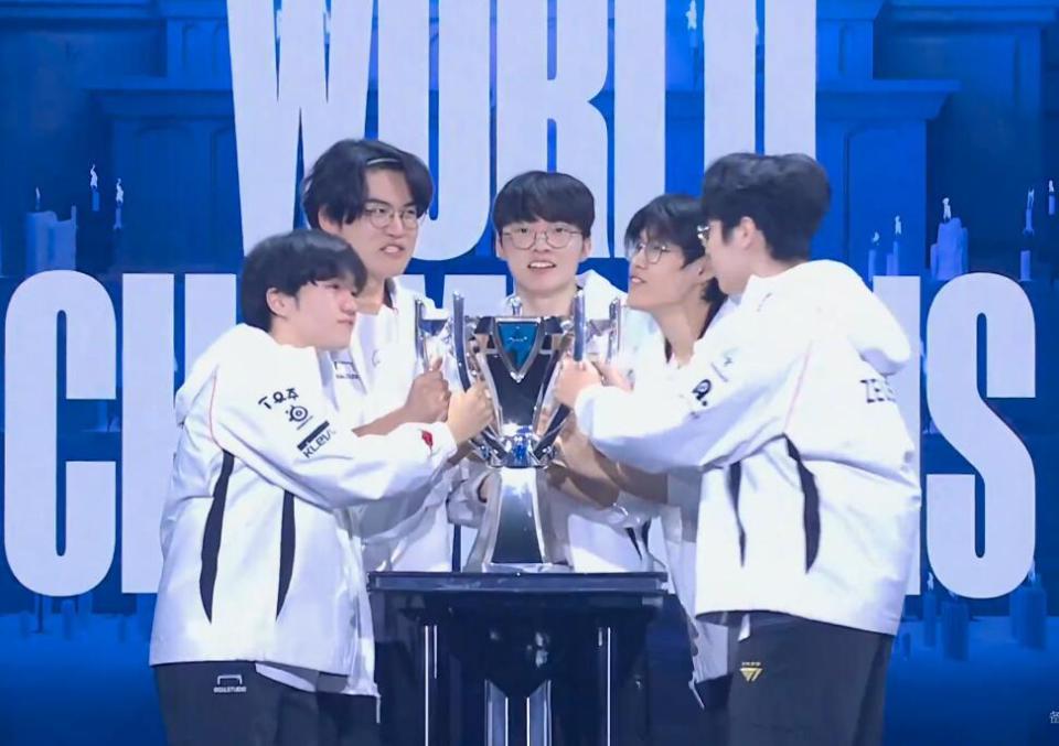 T1 3-2 BLG拿下S14冠军，ON赛后被喷惨，BP问题太大_腾讯新闻