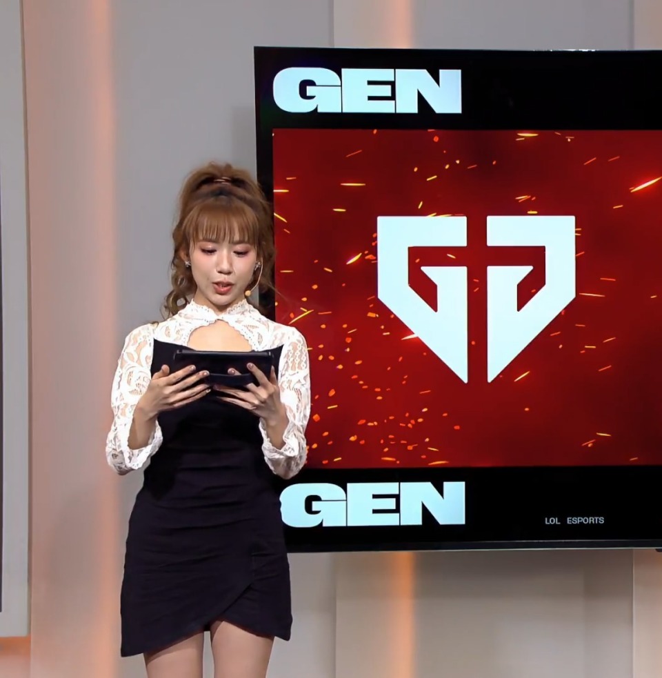 完全带不动！Faker发条打全队一半输出，T1依旧不敌GenG！_腾讯新闻