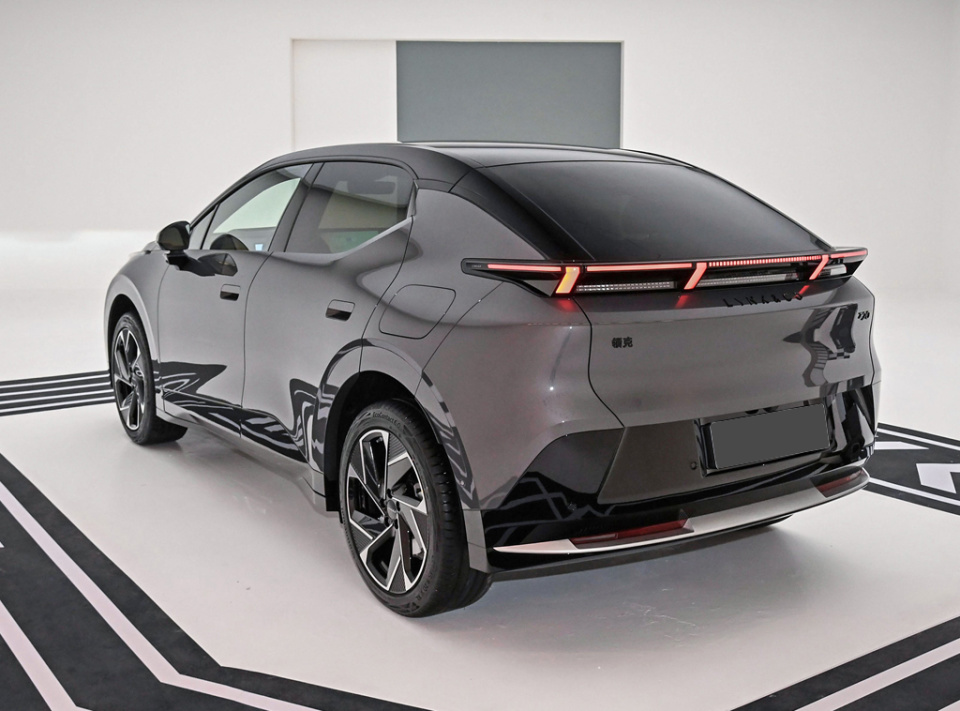 领克Z20上市 定位紧凑级纯电SUV/续航530公里 限时领享价13.59万起_腾讯新闻