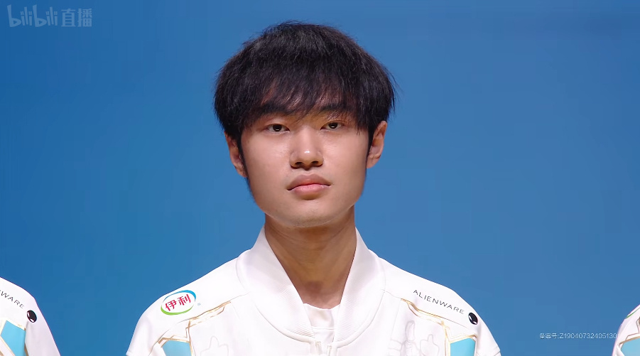 恭喜BLG！拿下夏冠，奖金200万！左手荣获FMVP，放话拿世界冠军_腾讯新闻