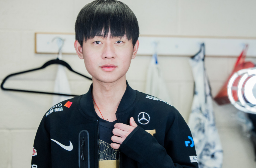 RNG全新阵容曝光，Angel与Gala先后进队，小明空降热搜