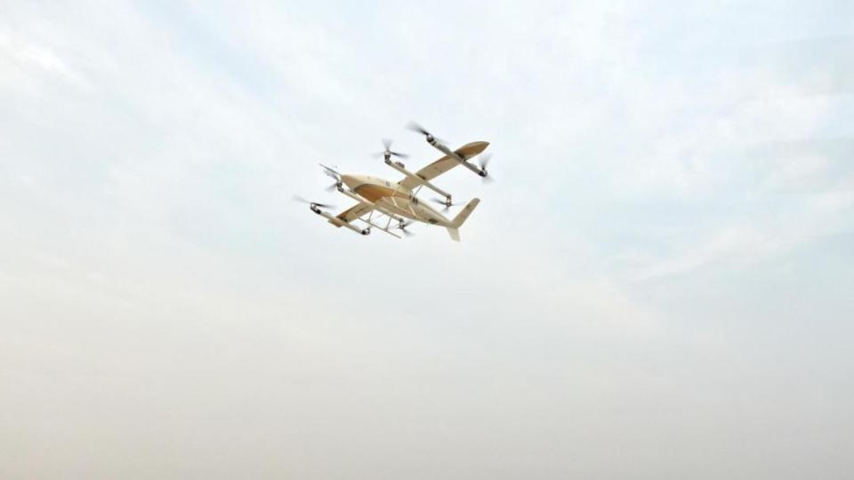 官宣会上舰，垂直起降固定翼，追梦空天DF600惊鸿无人机完成试飞_腾讯新闻