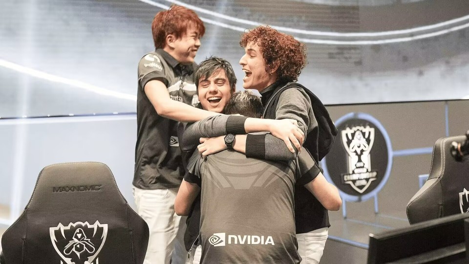 FNC透露训练赛2:1赢BLG！王多多回应解说BLG：我不信BO3还犯迷糊_腾讯新闻